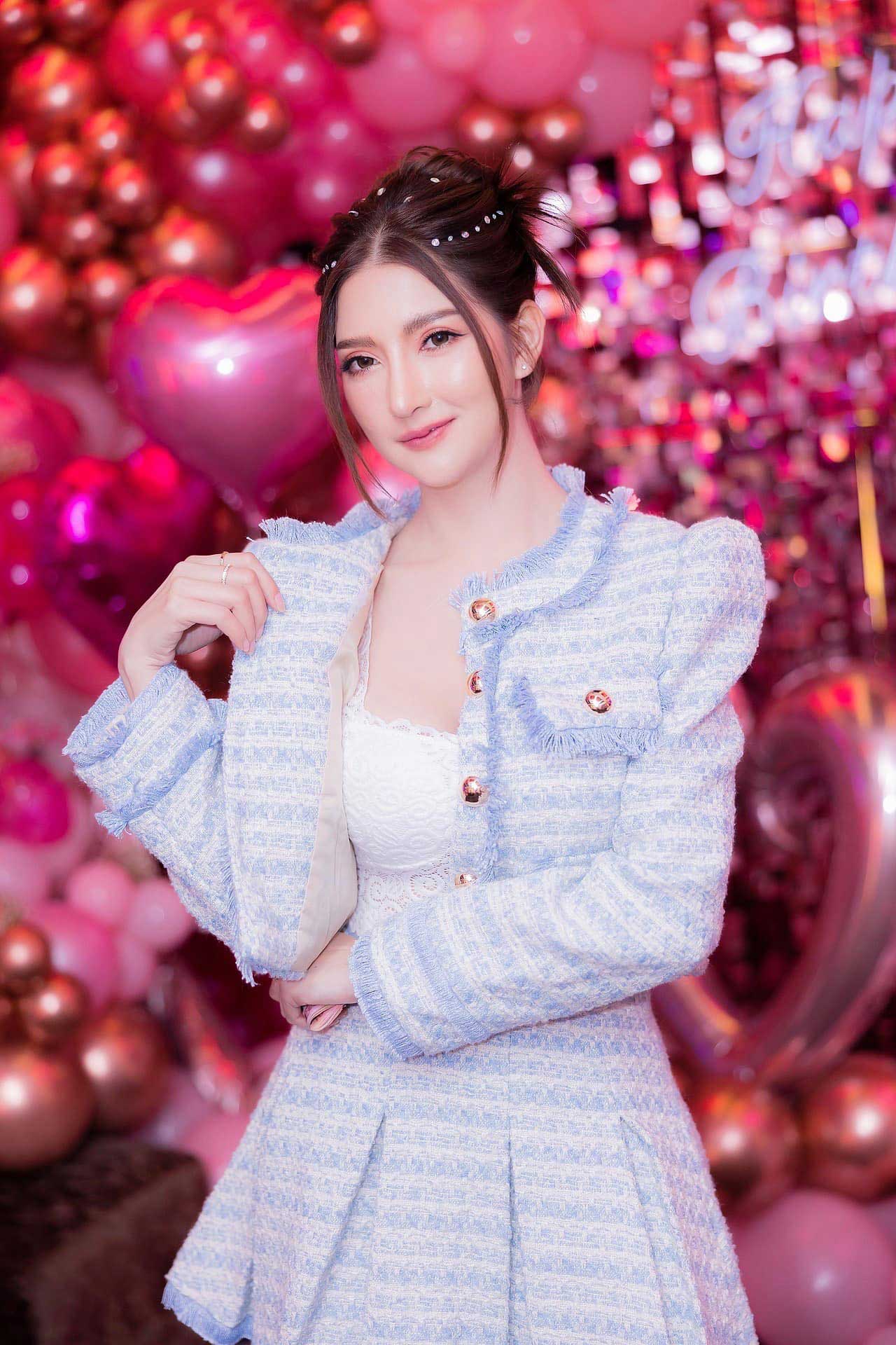 Yurii สาวสวย เซ็กซี่ น่ารัก มีเสน่ห์ ขวัญใจหนุ่มๆ