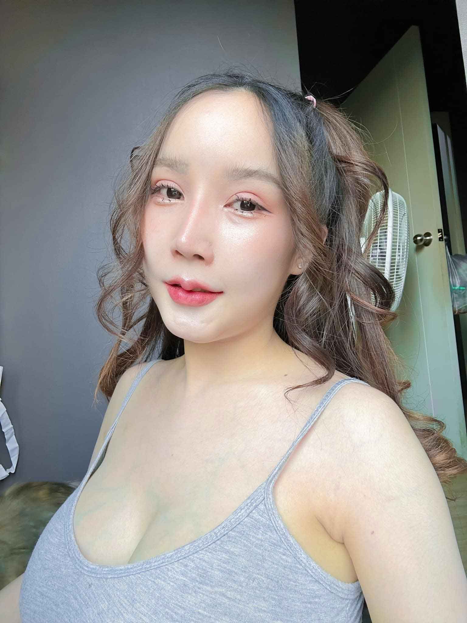 pploy สาวเน็ตไอดอล หุ่นแซ่บ เซ็กซี่ จัดจ้าน การันตี